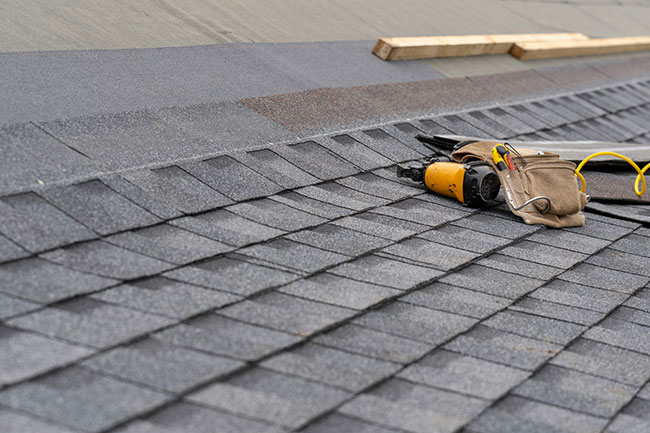 Warning Signs of an Untrustworthy Roofing Contractor | Weldon Roofing