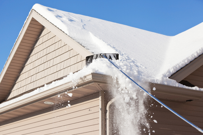 Rooftop Snow Removal, Collingwood, ON | Weldon Roofing